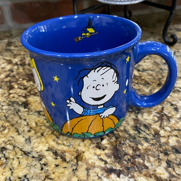 Peanuts | Dining | Peanuts Charlie Brown Friends Halloween Oversize Mug ...